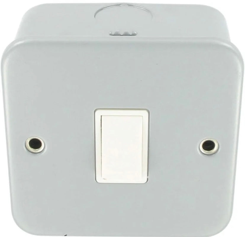 1 Gang 2 Way Metal Clad Single Switch Light Switch – Bronx Electrical